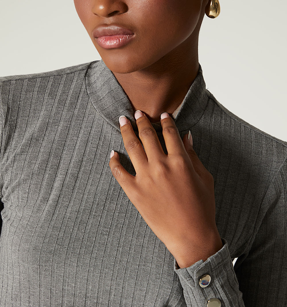 LONG SLEEVE TURTLE NECK BLOUSE