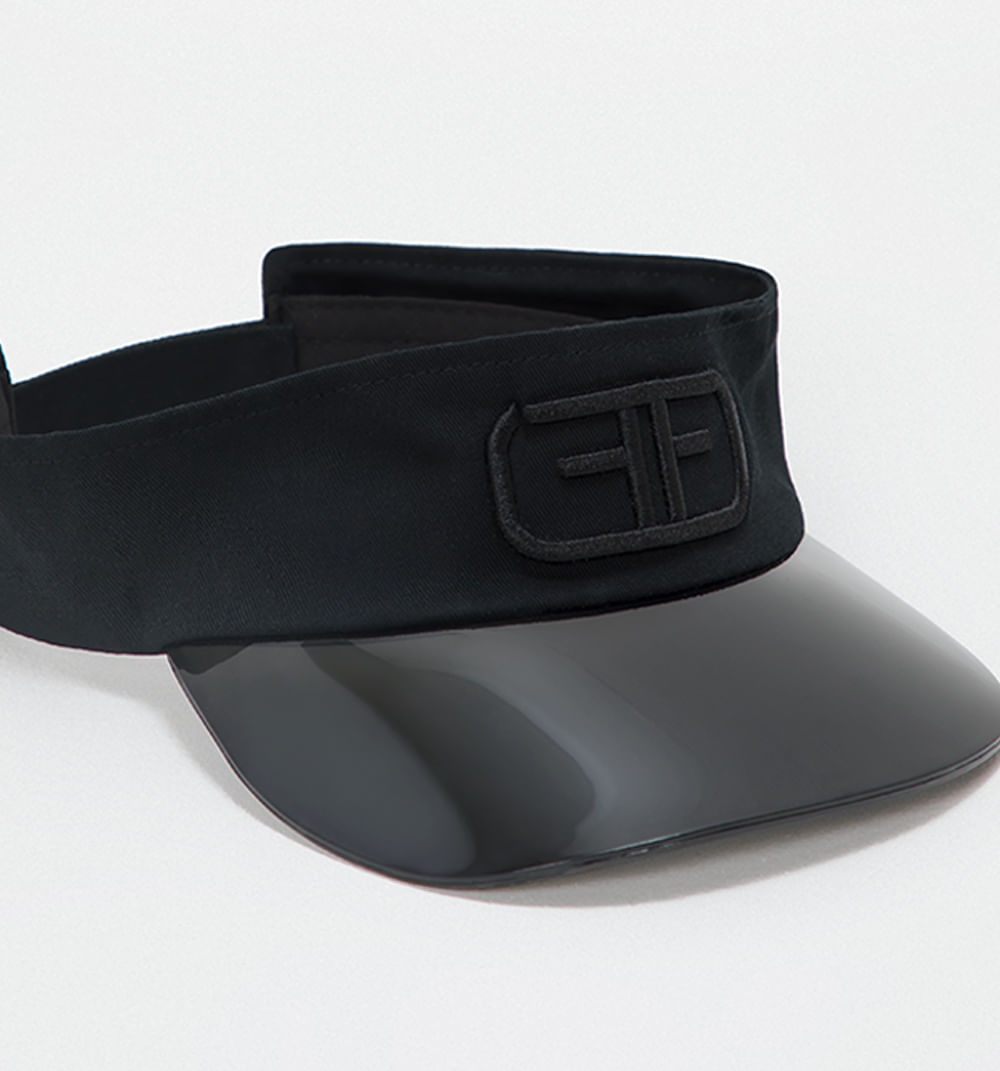 CAP WITH STIFF VISOR AND EMBROIDERY